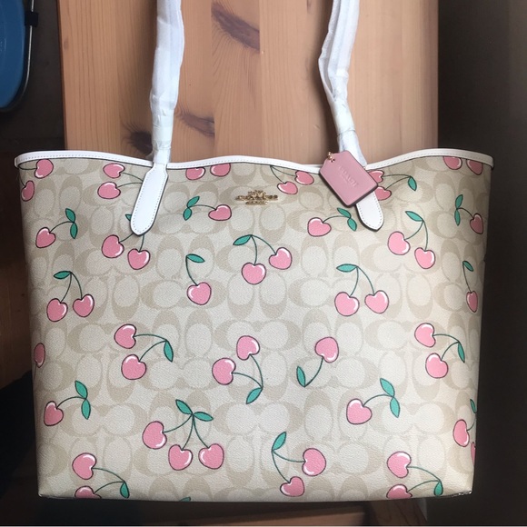 Coach | Bags | Coach Purse City Tote In Signature Canvas With Heart ...